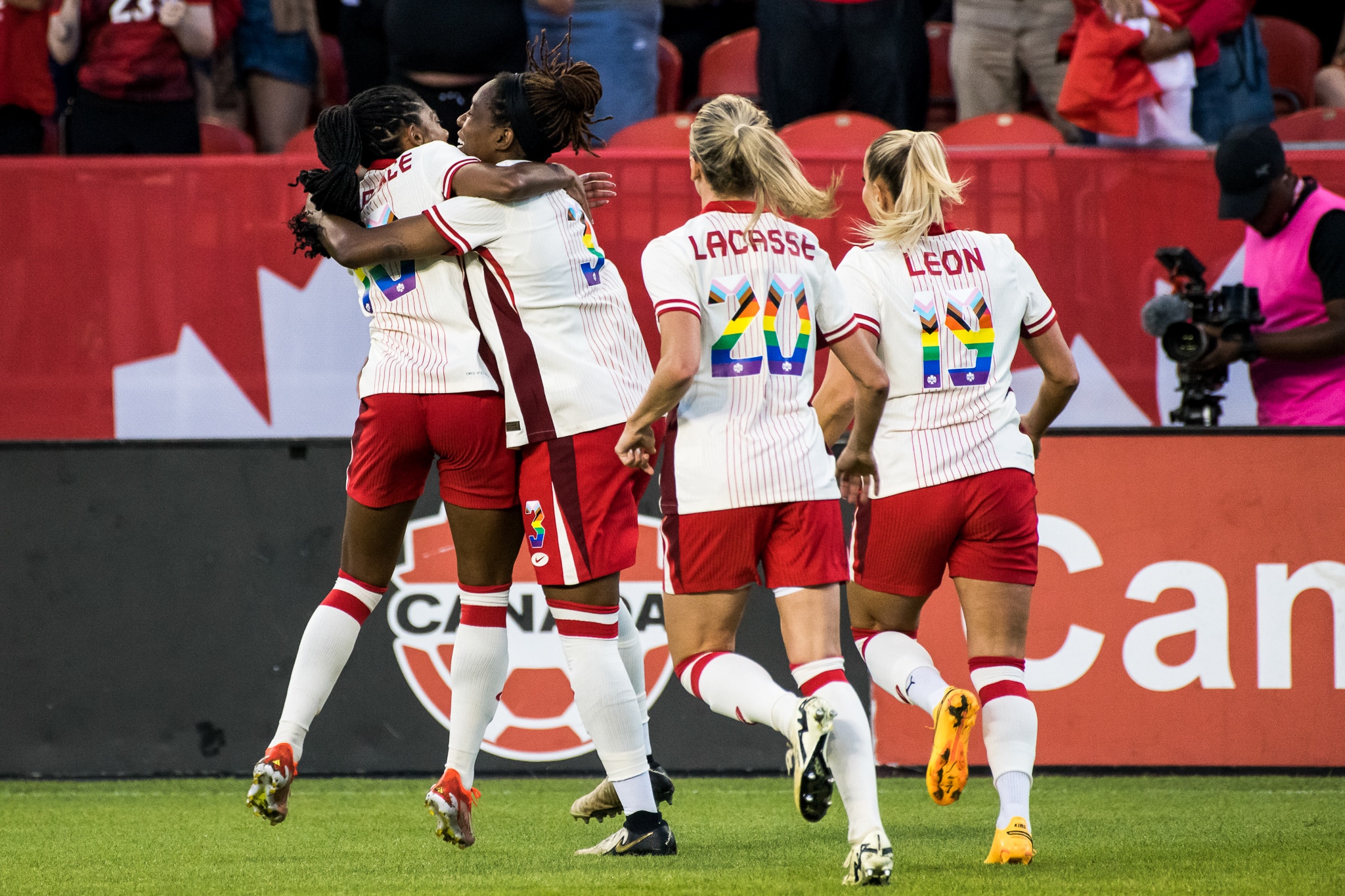 Best Canadian Soccer Players of All Time : the top 5